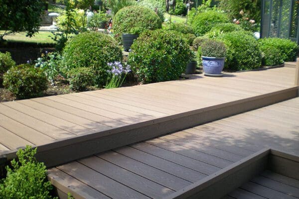 Brown_Composite_decking - Deckorum